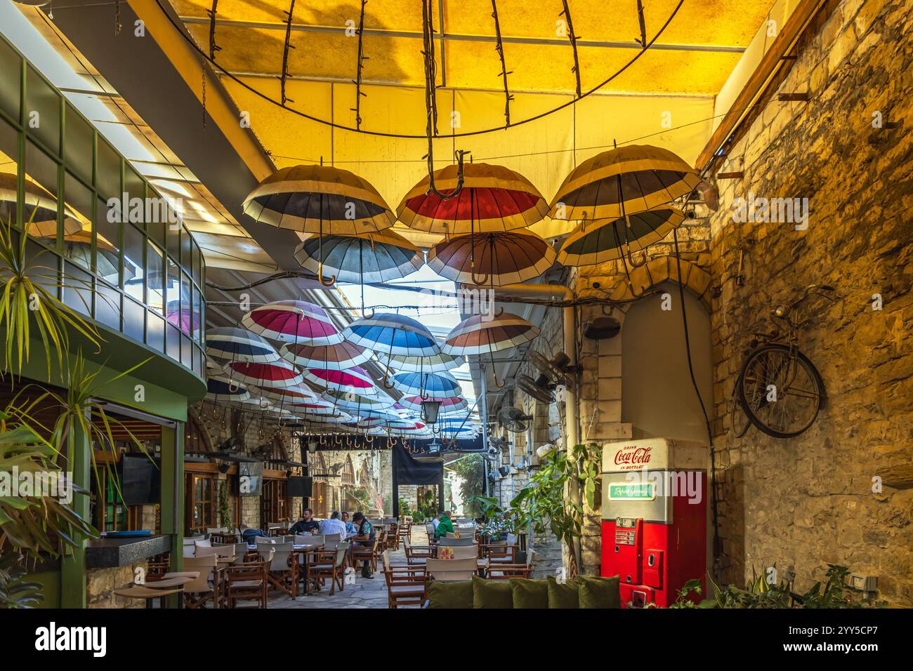 Juego cafe hi-res stock photography and images - Alamy