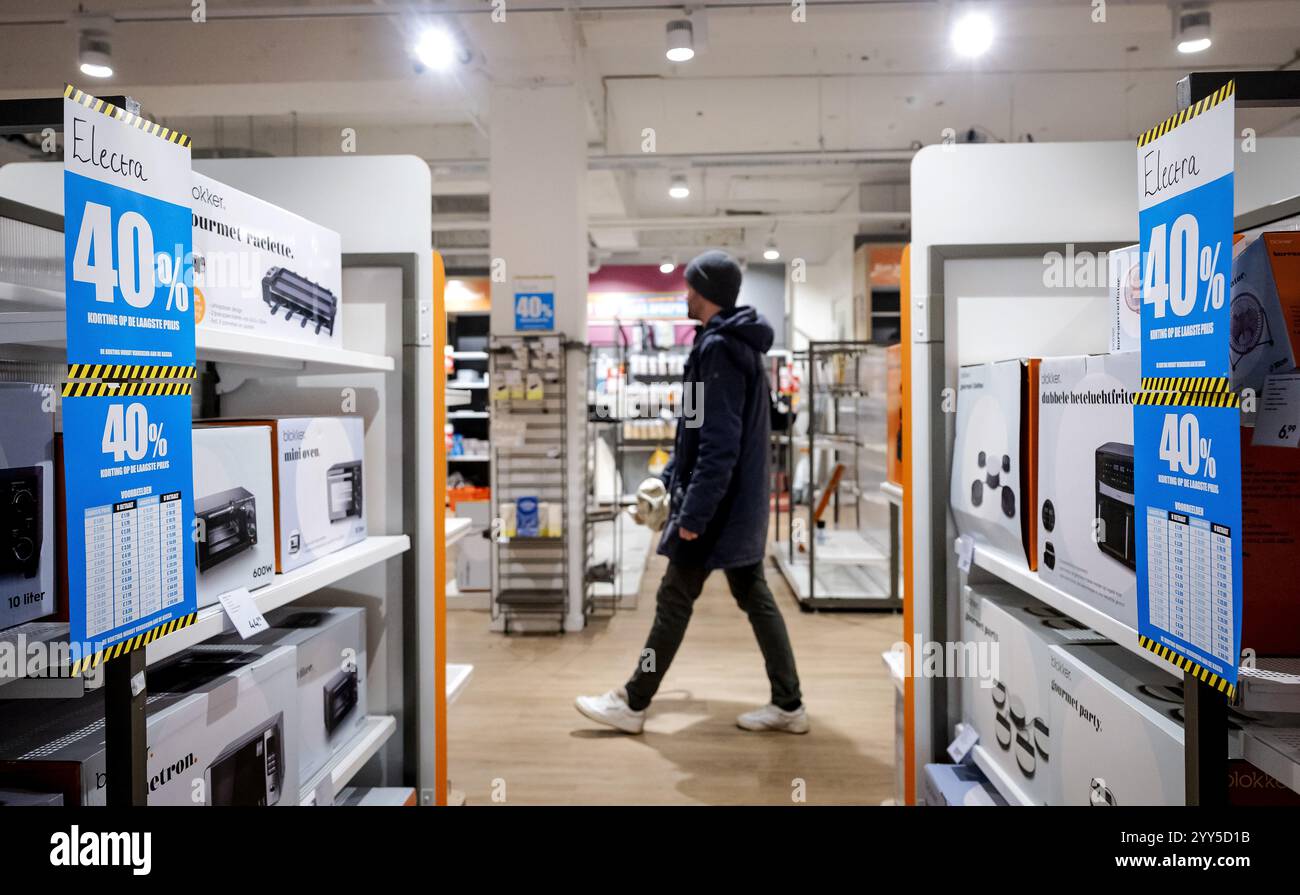 THE HAGUE - Interior of a Blokker store where closure sales are taking ...