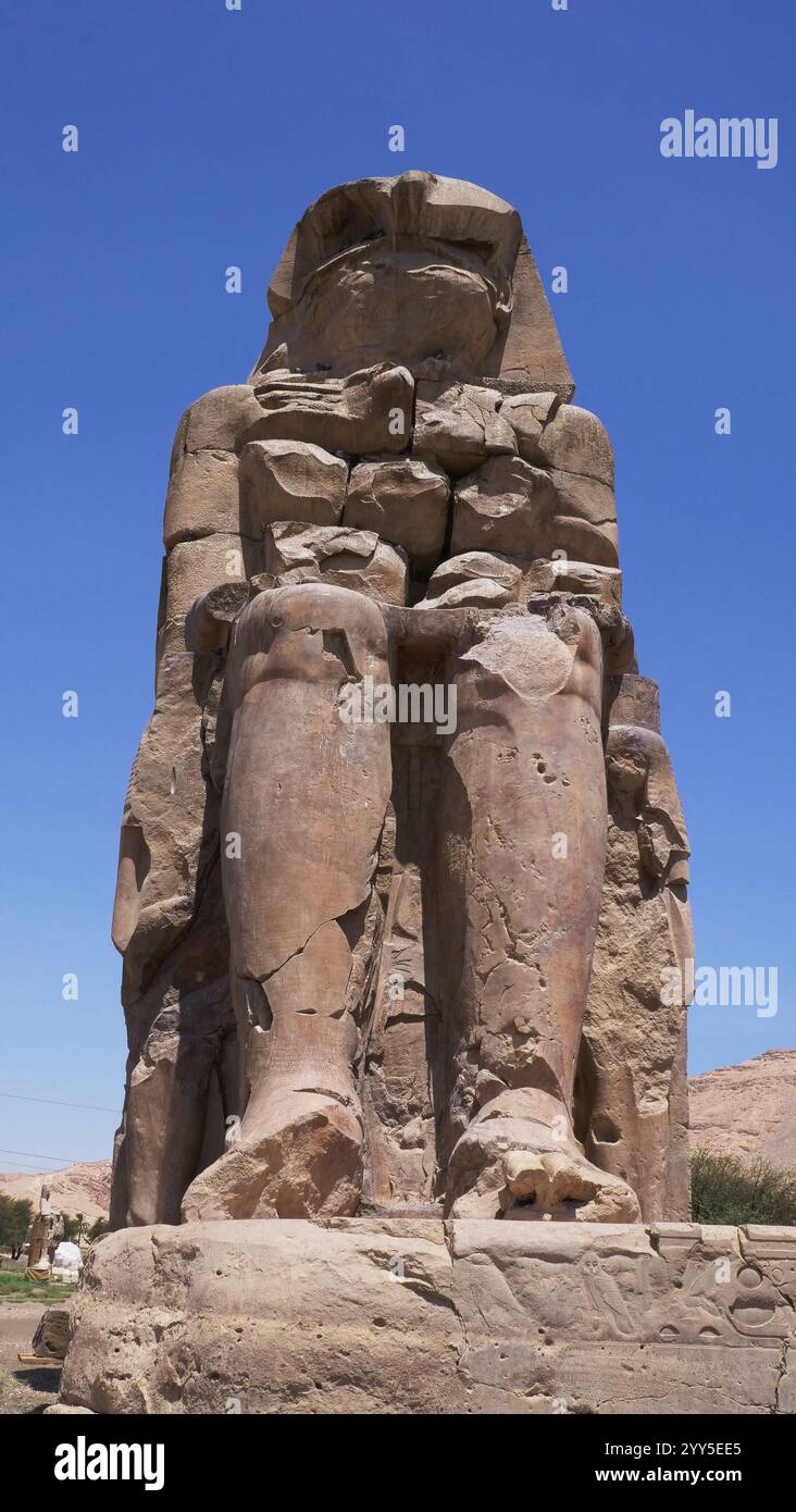 Colossus of memnon hi-res stock photography and images - Alamy