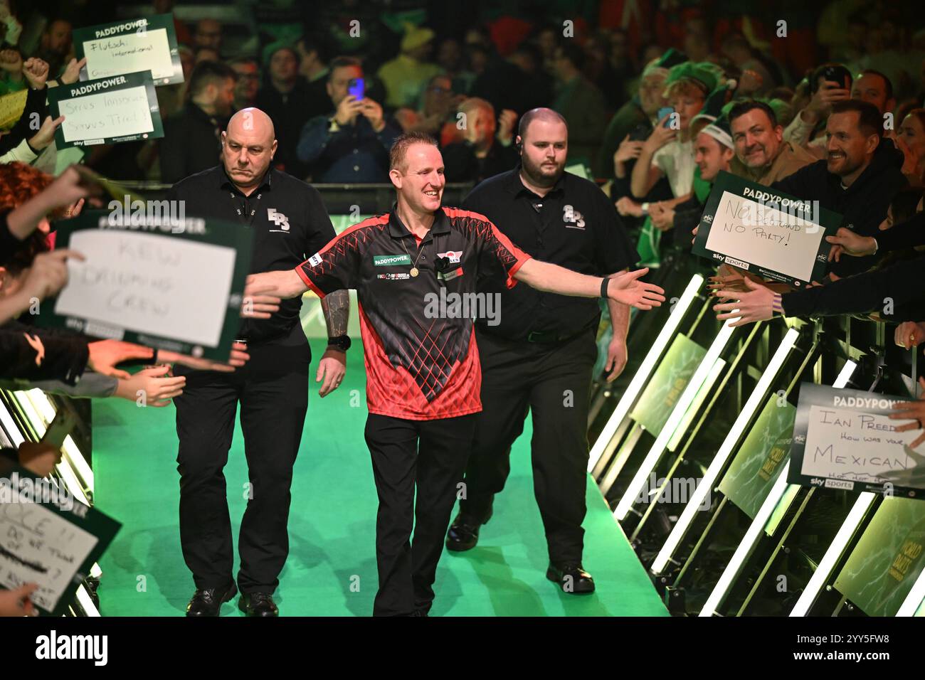Alexandra Palace, London, UK. 19th Dec, 2024. 2024/25 PDC Paddy Power ...