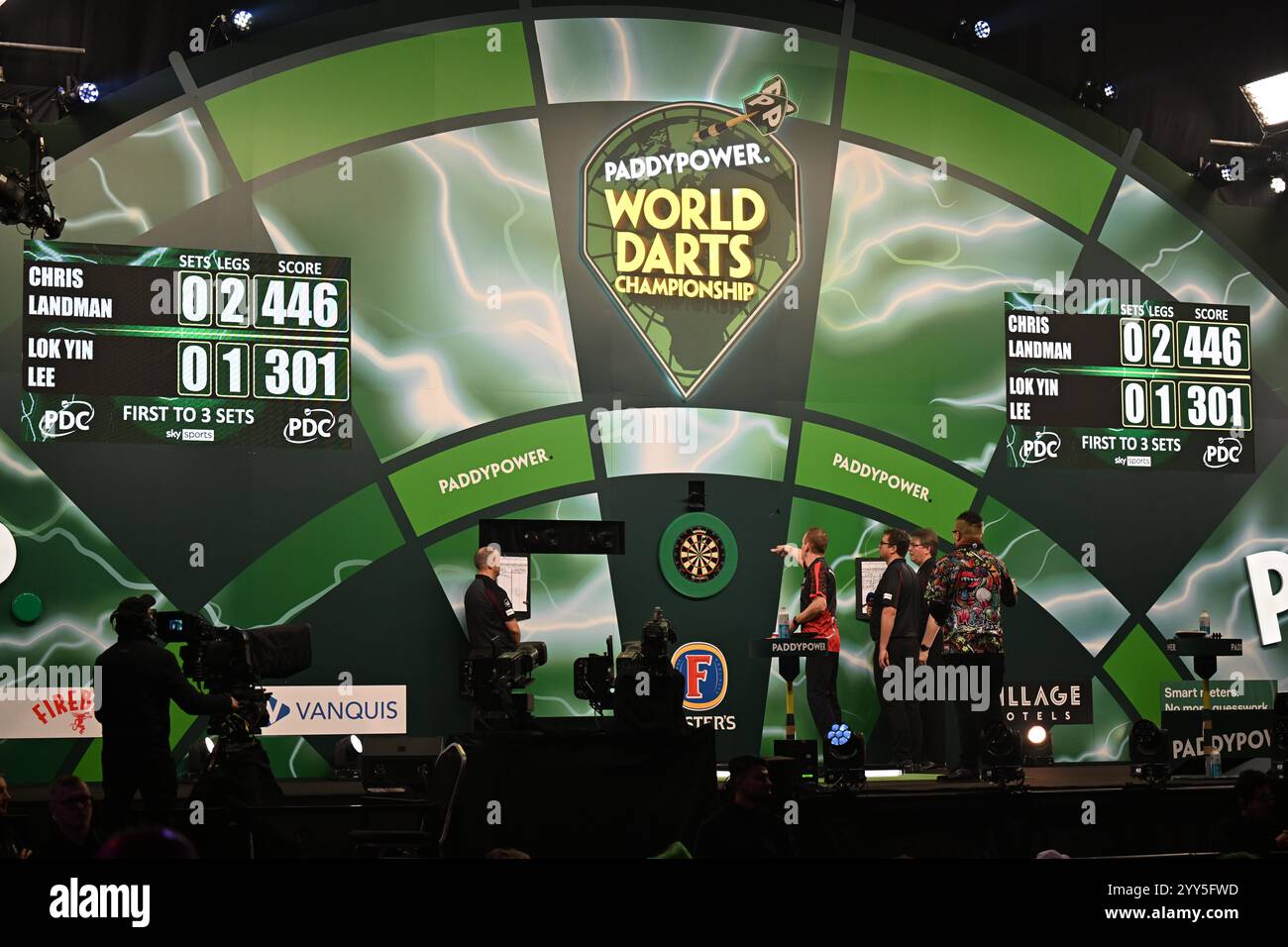 Alexandra Palace, London, UK. 19th Dec, 2024. 2024/25 PDC Paddy Power ...