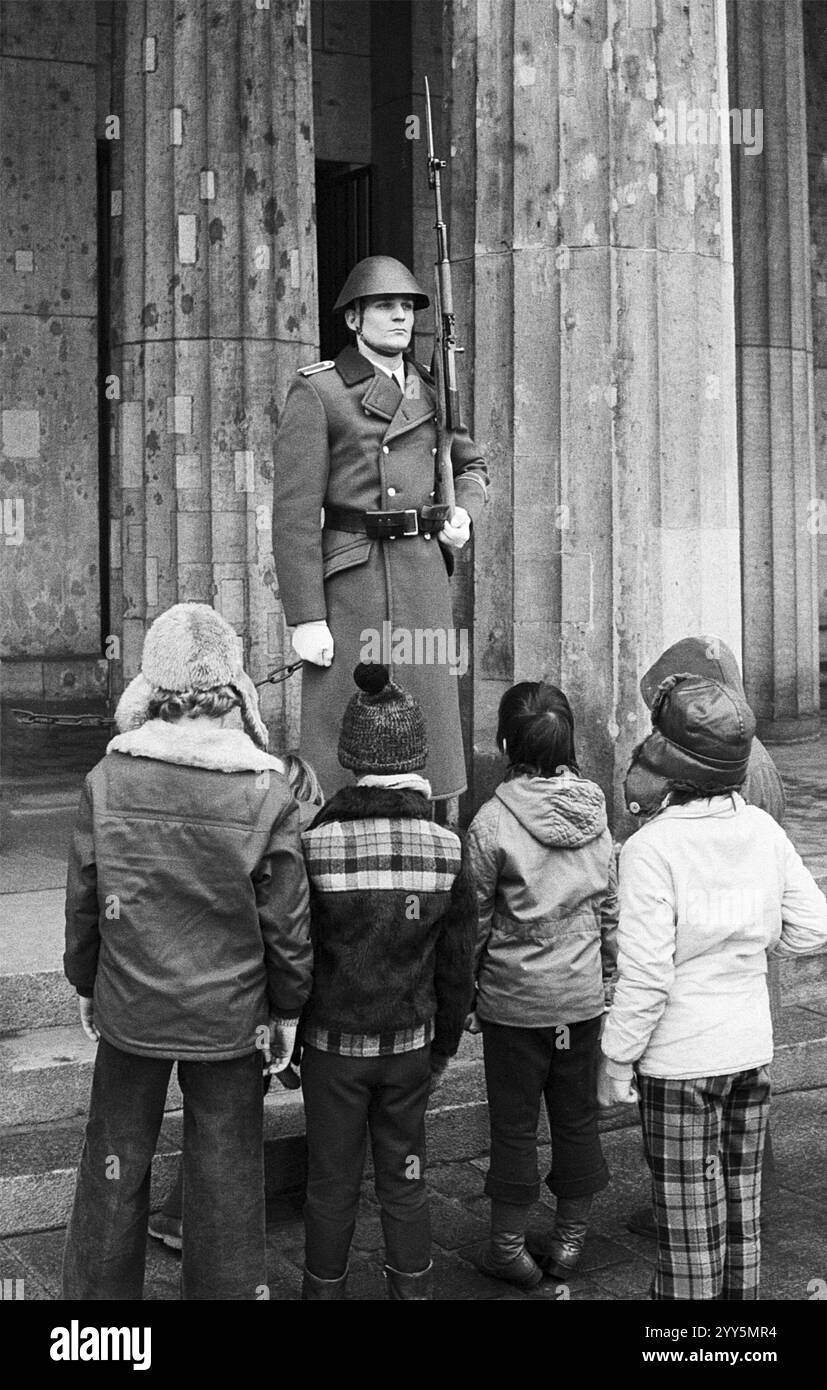 School children in small Black and White Stock Photos & Images - Alamy