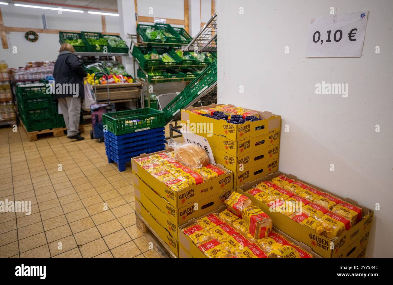Stuttgart, Germany. 19th Dec, 2024. Various foodstuffs are available at ...