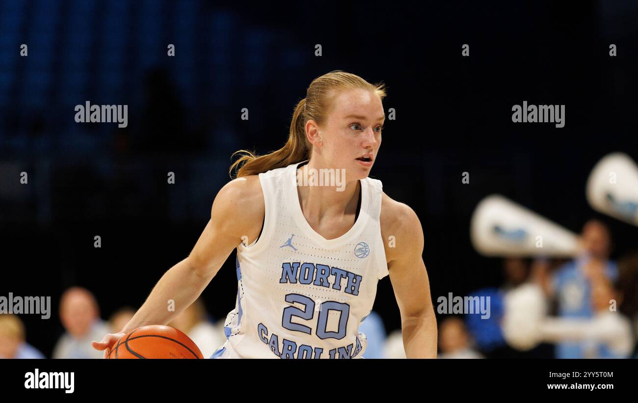North Carolina's Lexi Donarski (20) handles the ball during an NCAA ...
