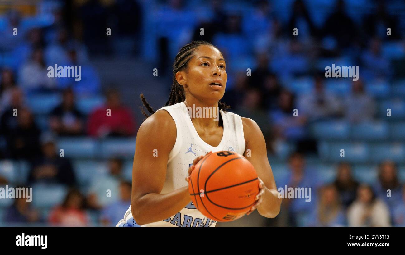 North Carolina's Indya Nivar (24) attempts a shot during an NCAA ...