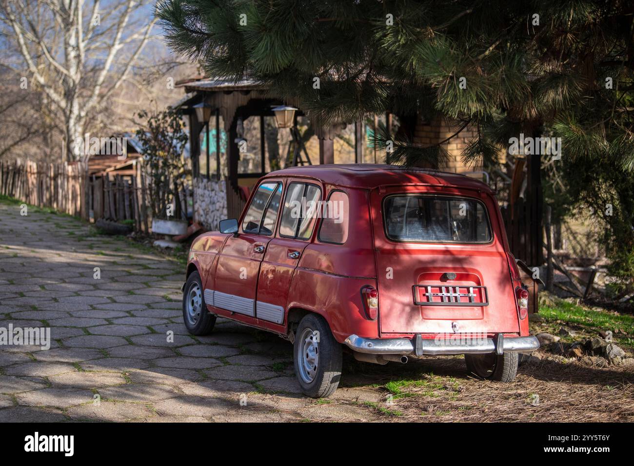 Classic vintage red renault hi-res stock photography and images - Alamy