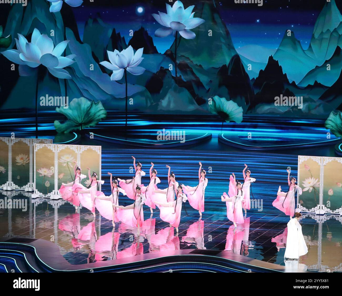 Macao. 19th Dec, 2024. A gala marking the 25th anniversary of Macao's ...