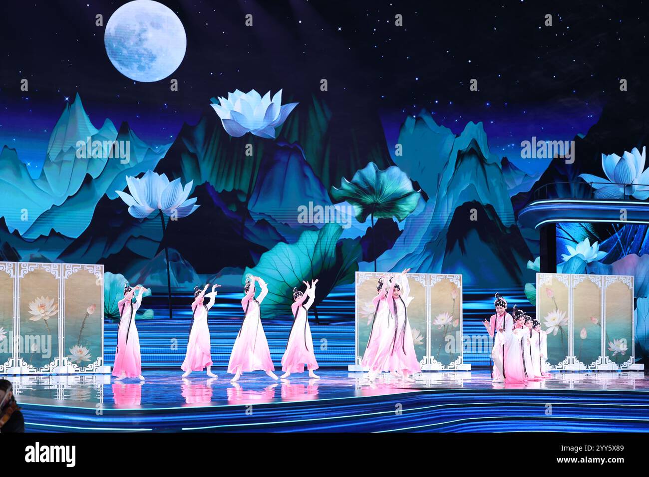 Macao. 19th Dec, 2024. A gala marking the 25th anniversary of Macao's ...