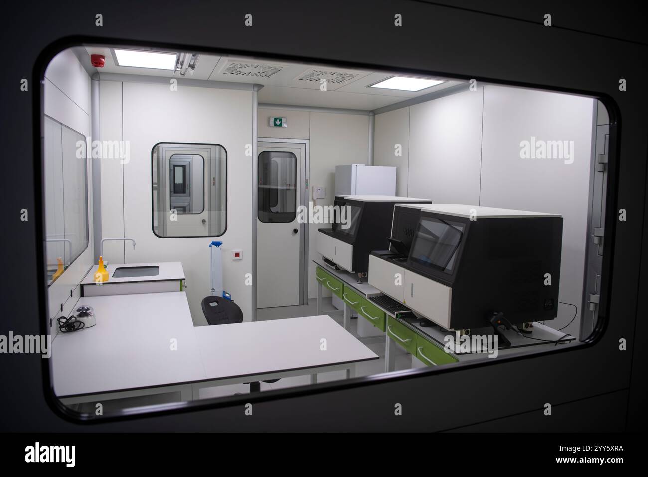 Genome sequencing hi-res stock photography and images - Alamy