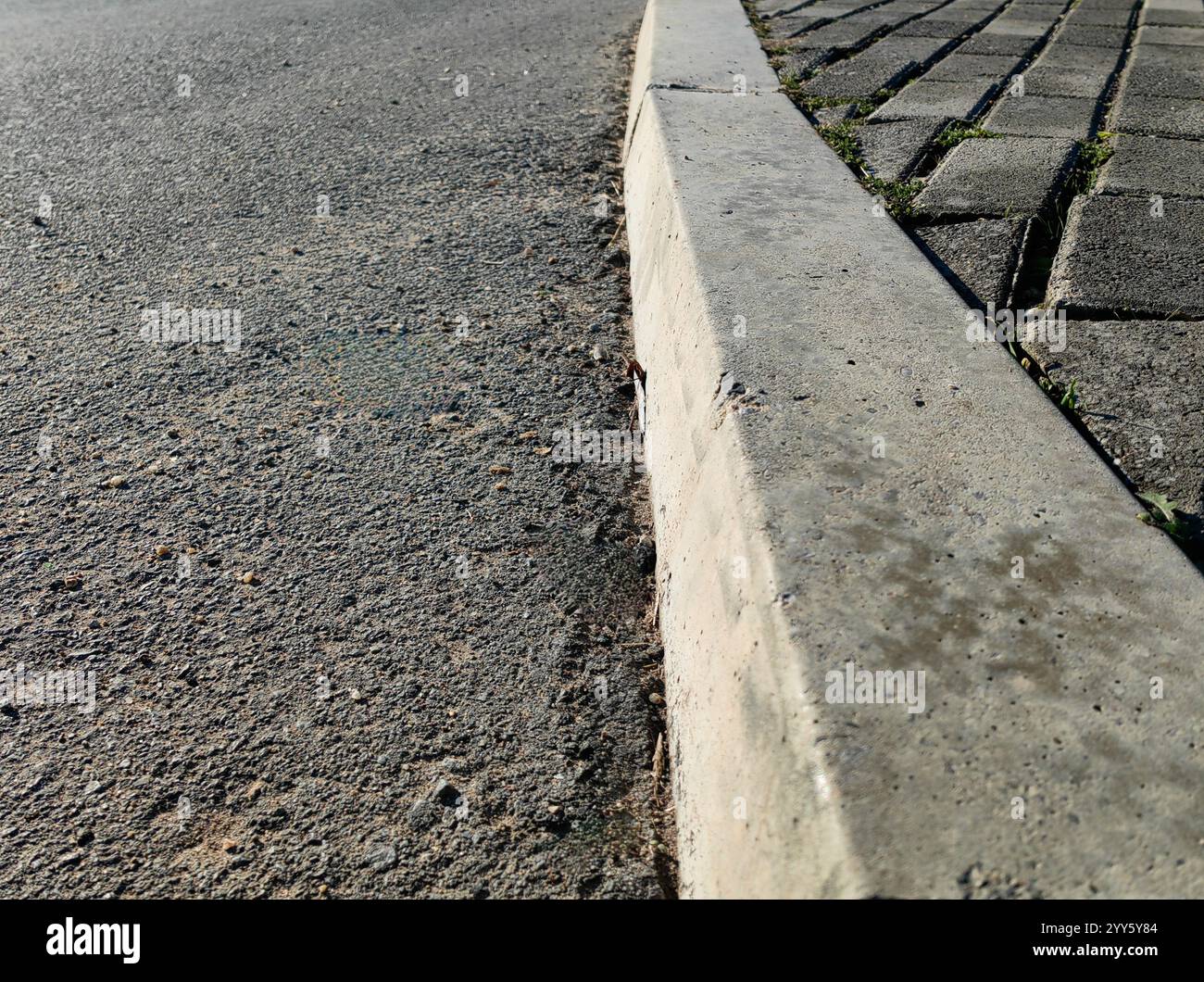 Streets Low Angle: Asphalt Road and Sidewalk Stock Photo - Alamy