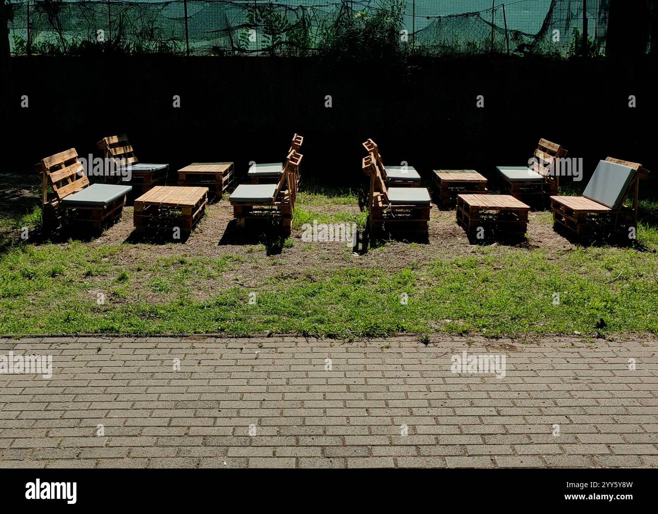 Empty wooden tables benches hi-res stock photography and images - Alamy