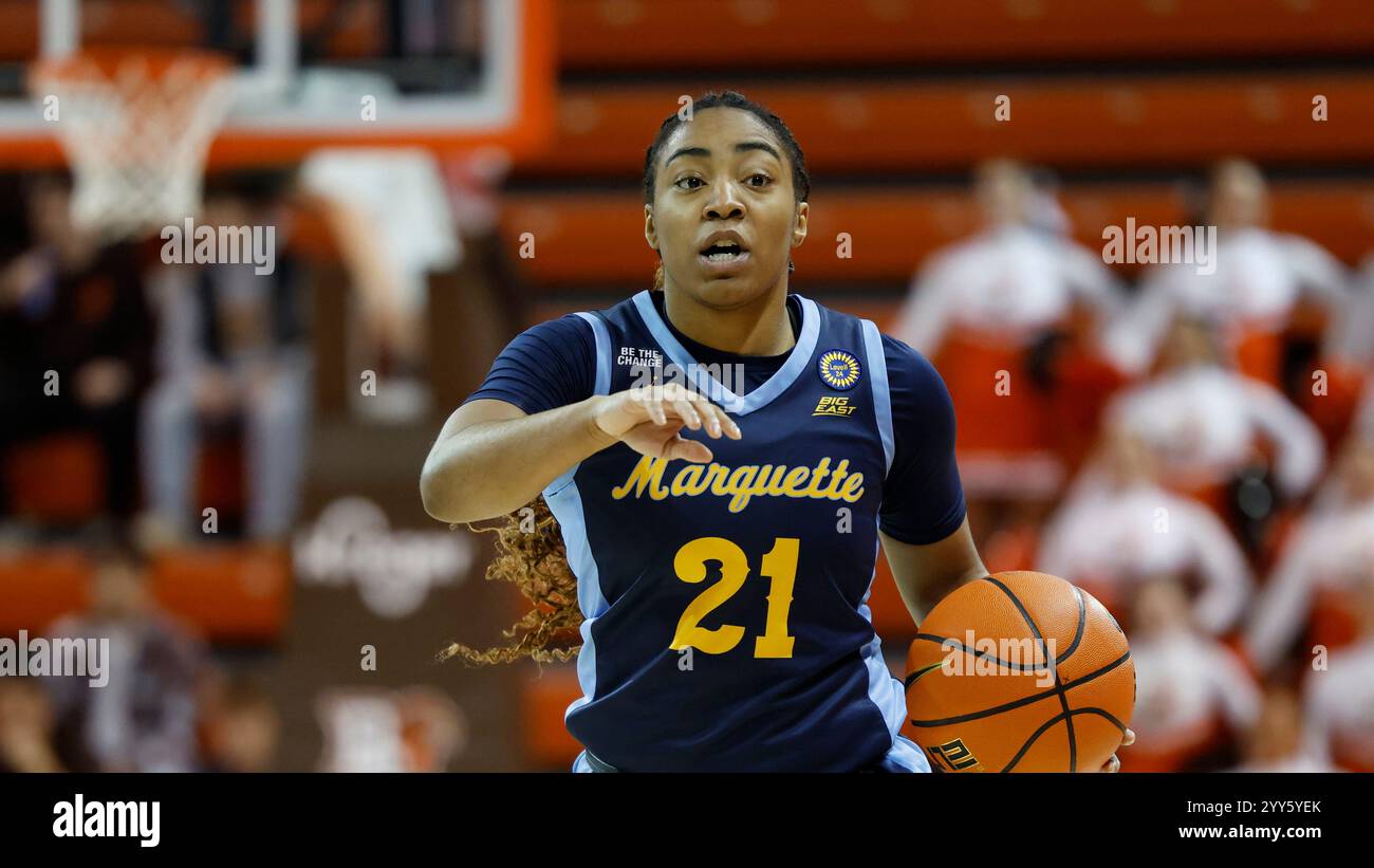 Marquette guard Kennedi Perkins (21) dribbles against the Bowling Green ...