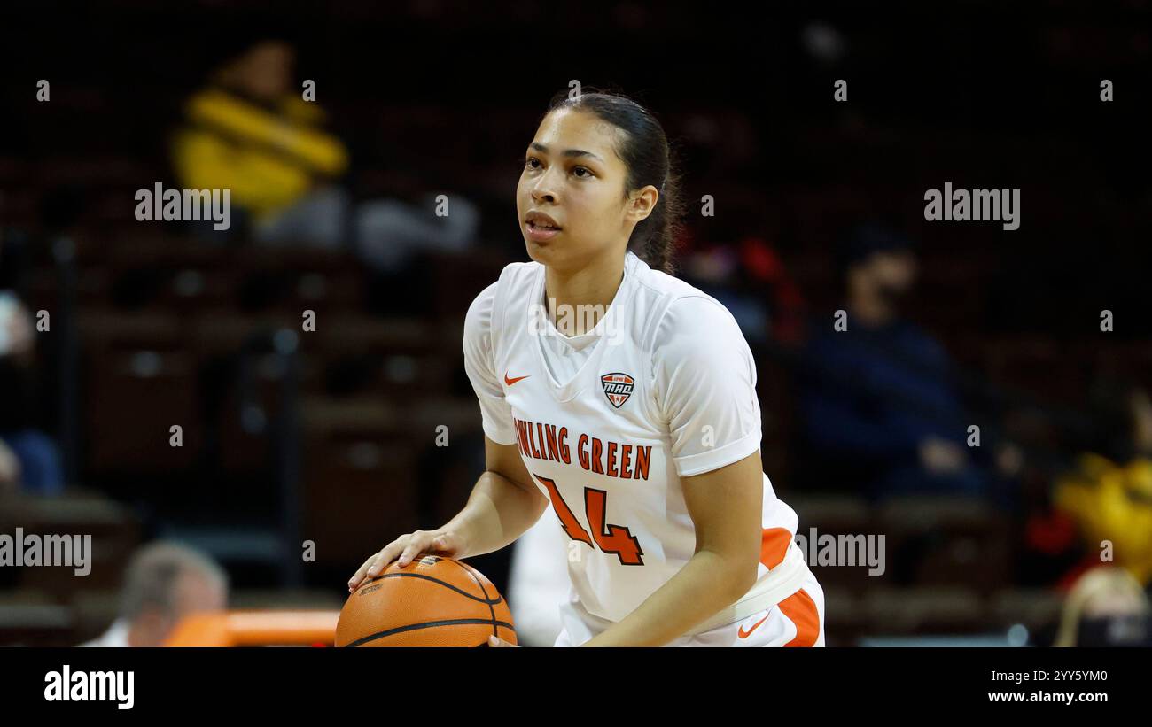 Bowling Green guard Keiryn McGuff (14) shoots against the Marquette ...