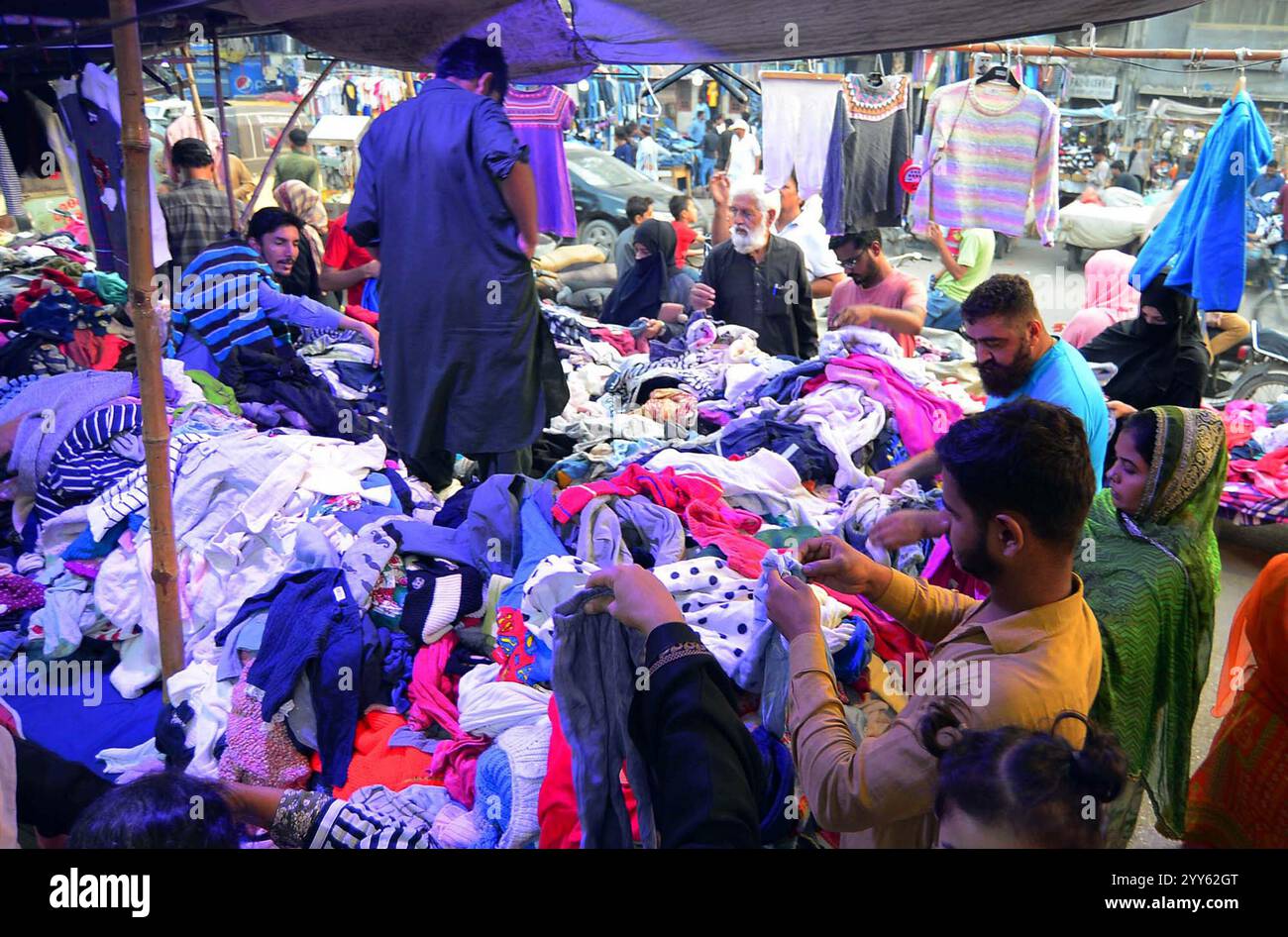 Karachi, Pakistan. December, 20, 2024. Warm clothes are being selling ...