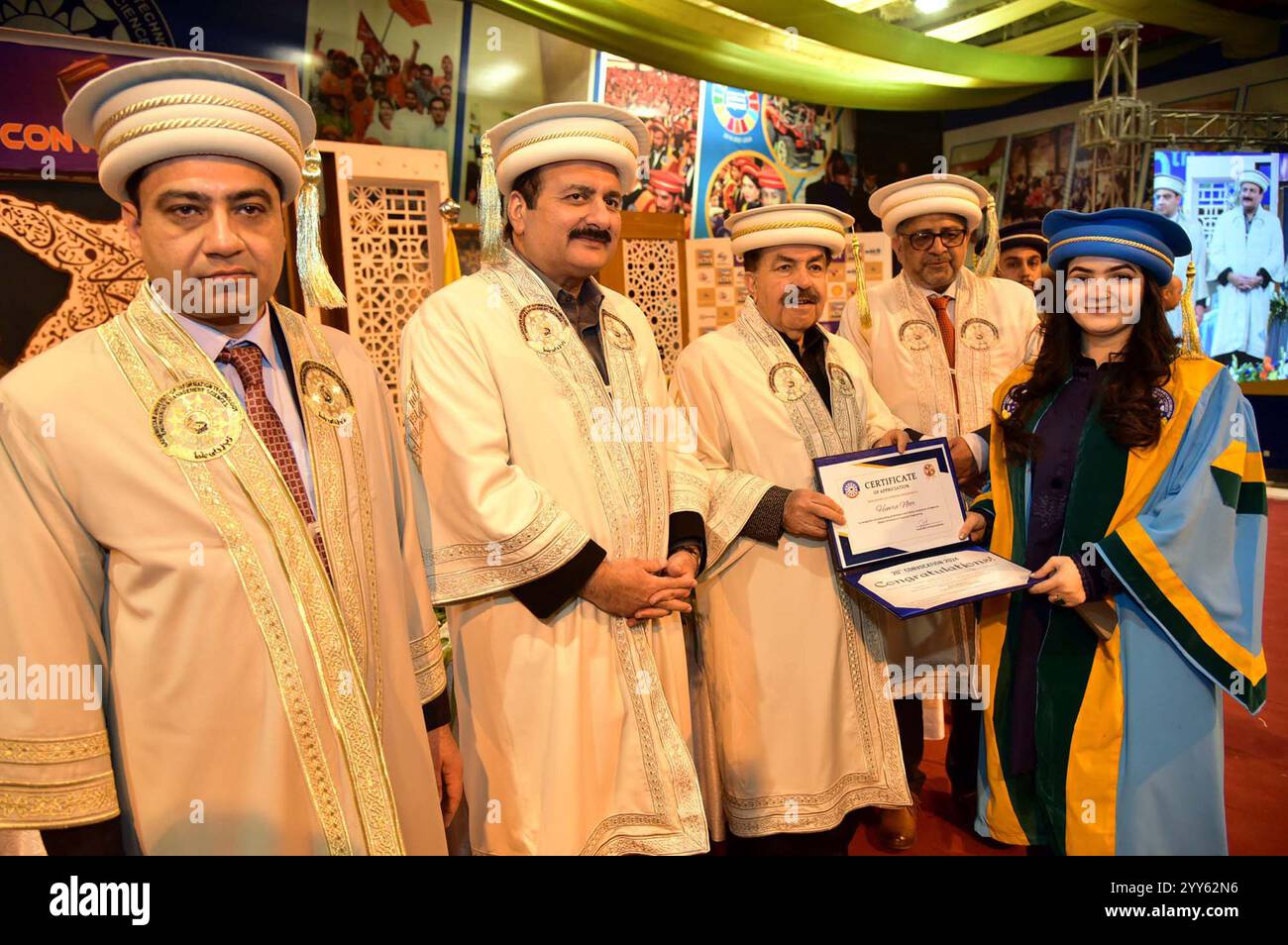 Graduating program hi-res stock photography and images - Alamy