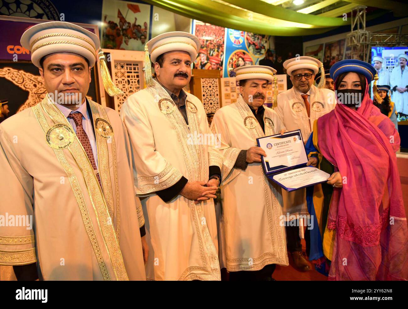 Graduating program hi-res stock photography and images - Alamy