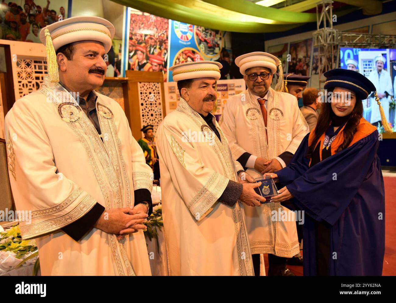 Graduating program hi-res stock photography and images - Alamy