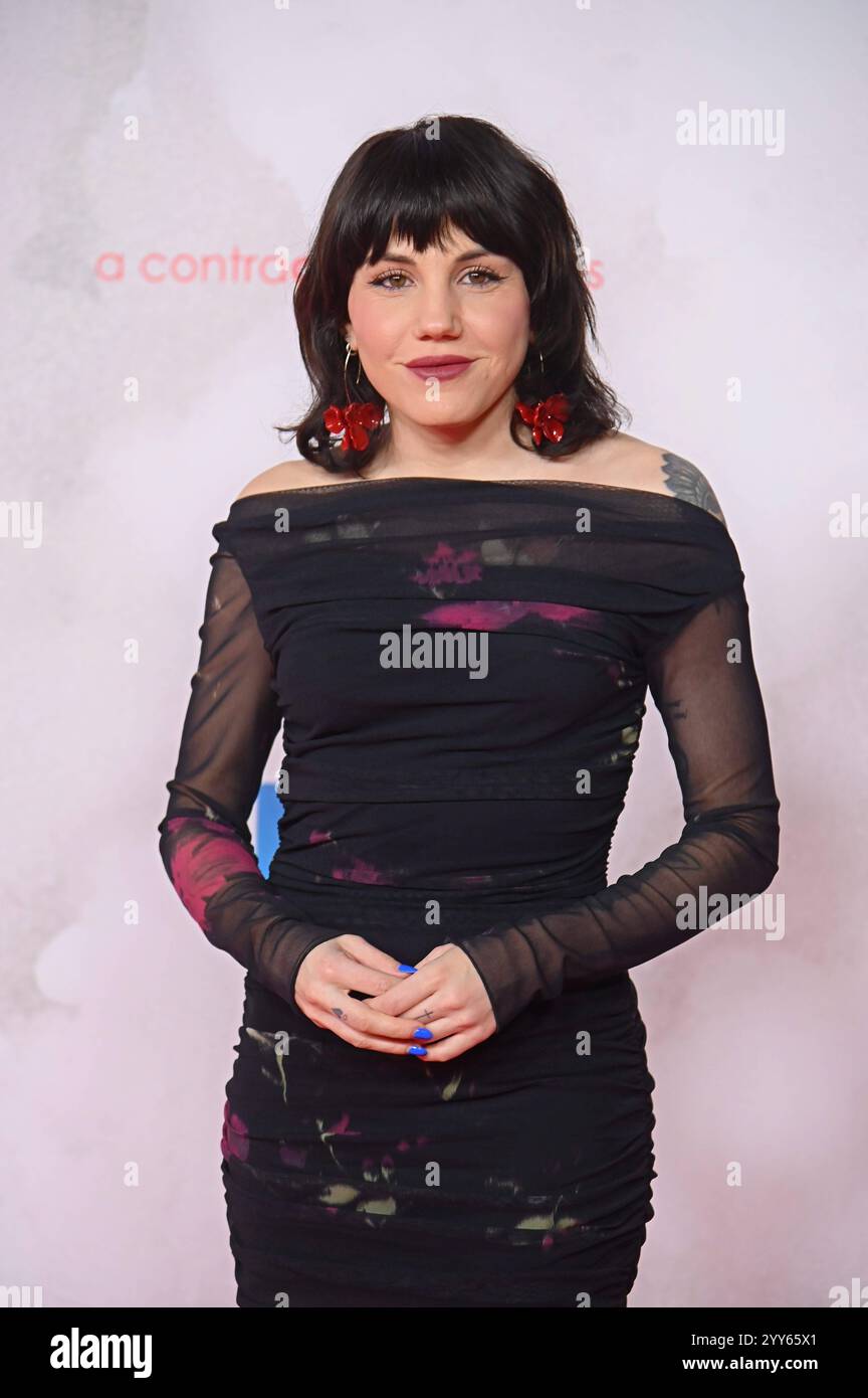 Angie Fernandez en el photocall del estreno de la película "La guitarra ...