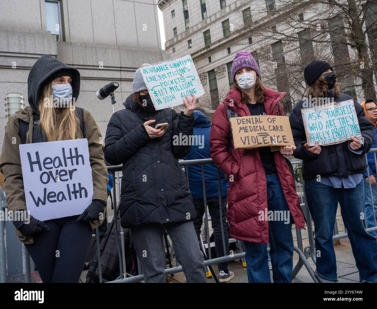 Brian thompson unitedhealth hi-res stock photography and images - Alamy
