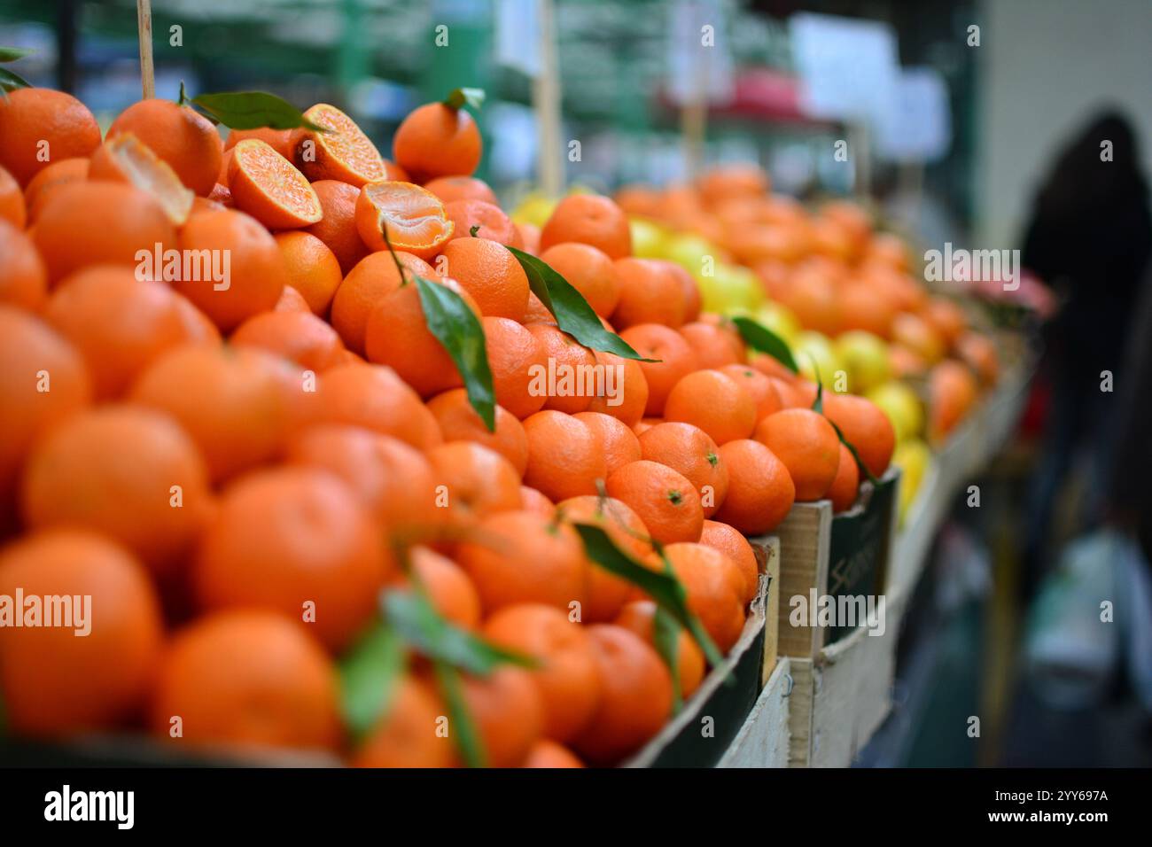 Sale mandarin orange tangerines hi-res stock photography and images - Alamy