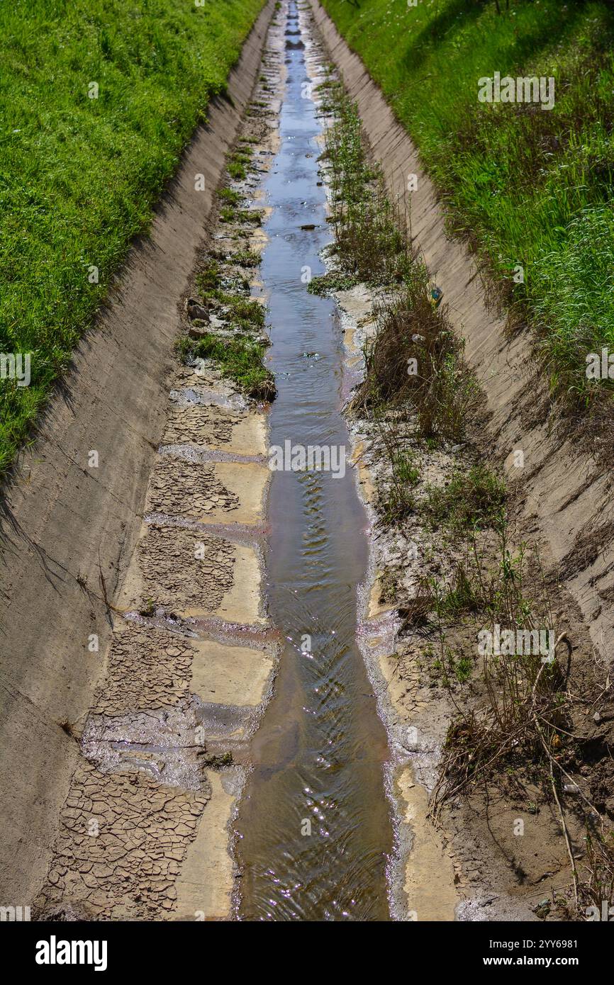 Canal disaster hi-res stock photography and images - Alamy