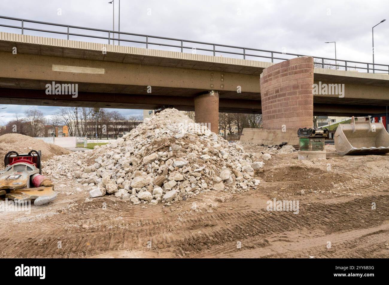 Die Abrissarbeiten am Zug C der Carolabrücke sind in der vergangenen ...