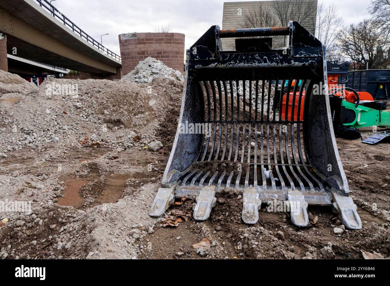 Die Abrissarbeiten am Zug C der Carolabrücke sind in der vergangenen ...