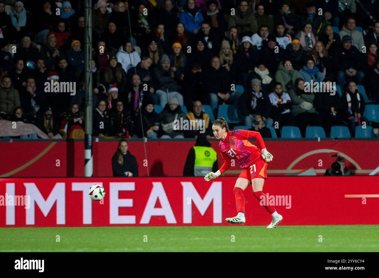 Ena Mahmutovic (Deutschland, #21) am Ball, GER, Deutschland vs Italien ...