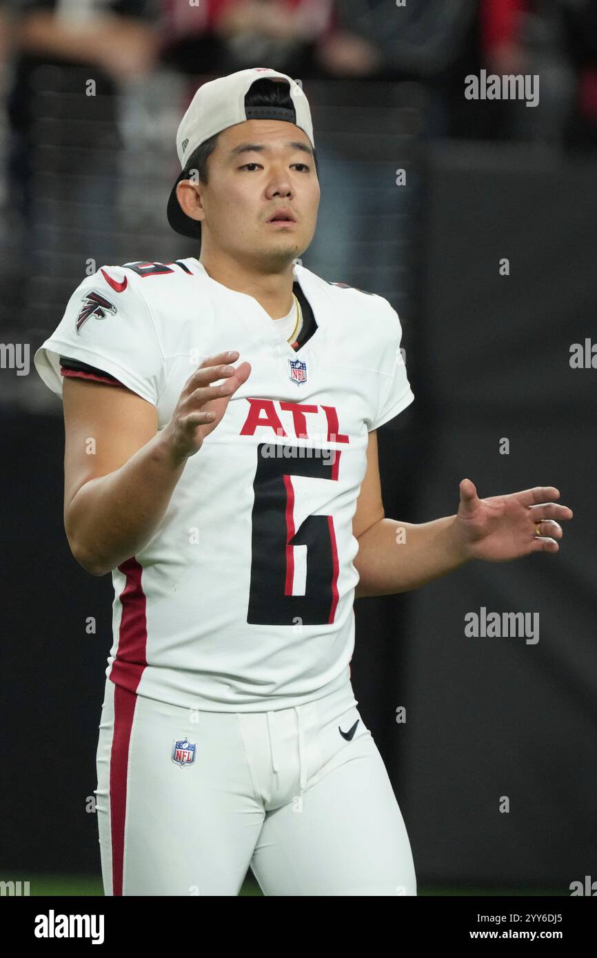 Atlanta Falcons place kicker Younghoe Koo (6) against the Las Vegas ...