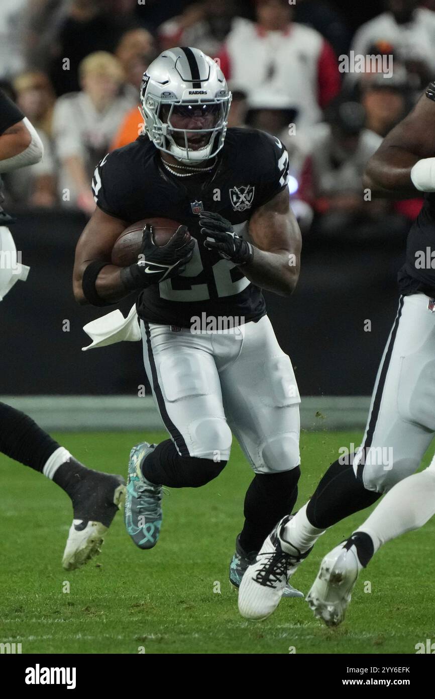 Las Vegas Raiders running back Alexander Mattison (22) runs the ball ...