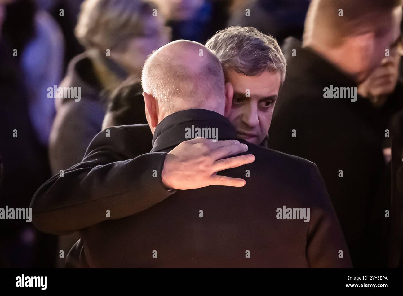 19 December 2024, Berlin: Kai Wegner (CDU, front), Governing Mayor of ...