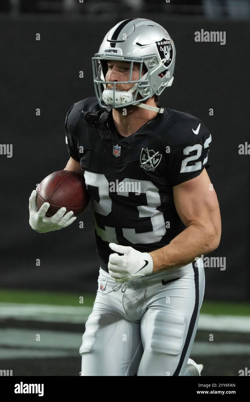 Las Vegas Raiders running back Dylan Laube (23) warms up against the ...