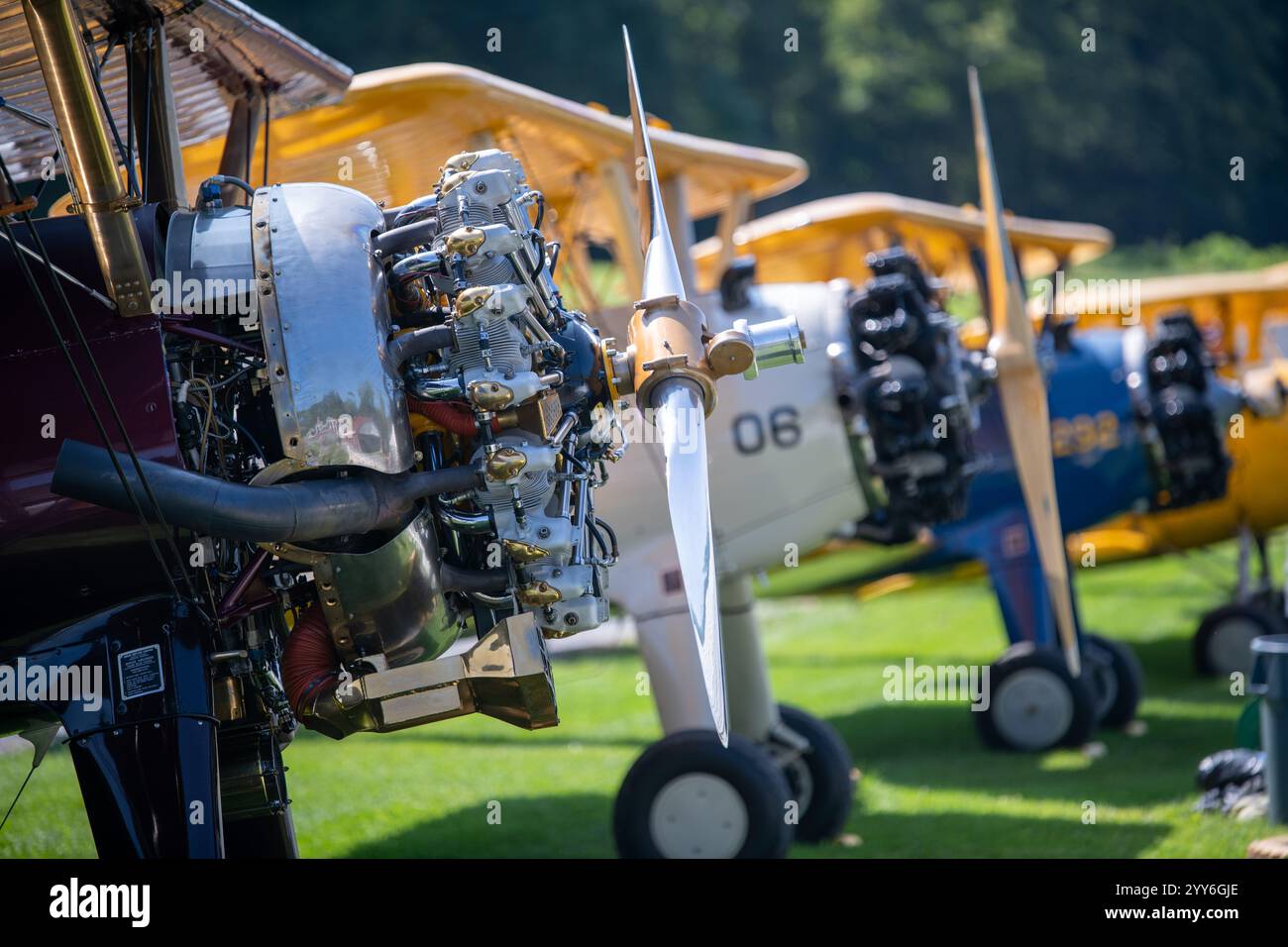 Old biplanes hi-res stock photography and images - Alamy