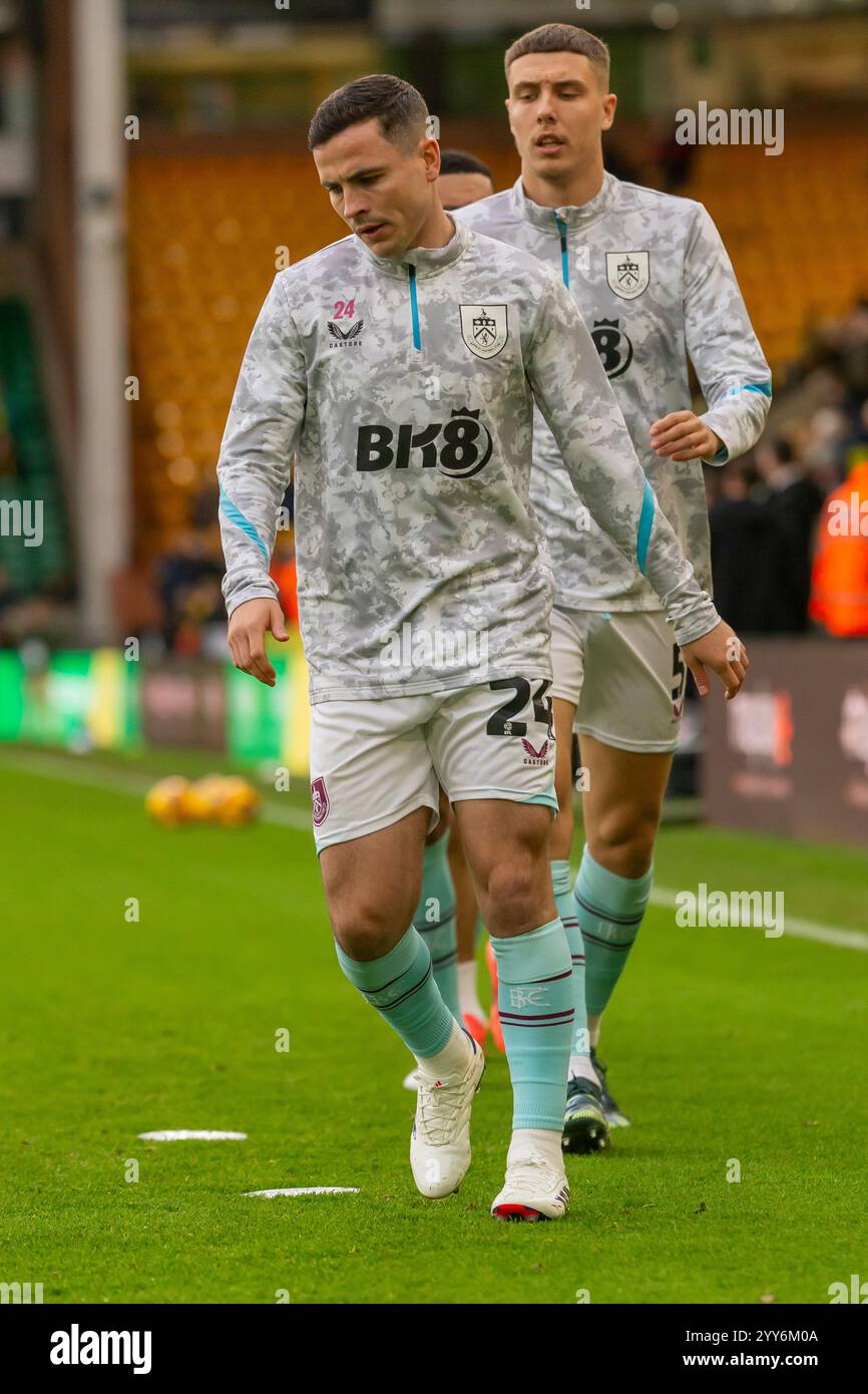 Josh Cullen of Burnley warms up before the Sky Bet Championship match ...