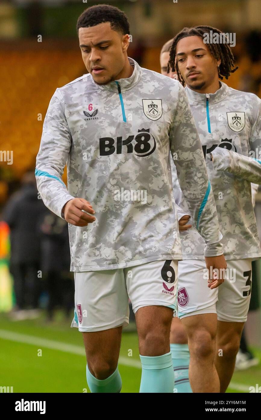 CJ Egan-Riley of Burnley warms up before the Sky Bet Championship match ...