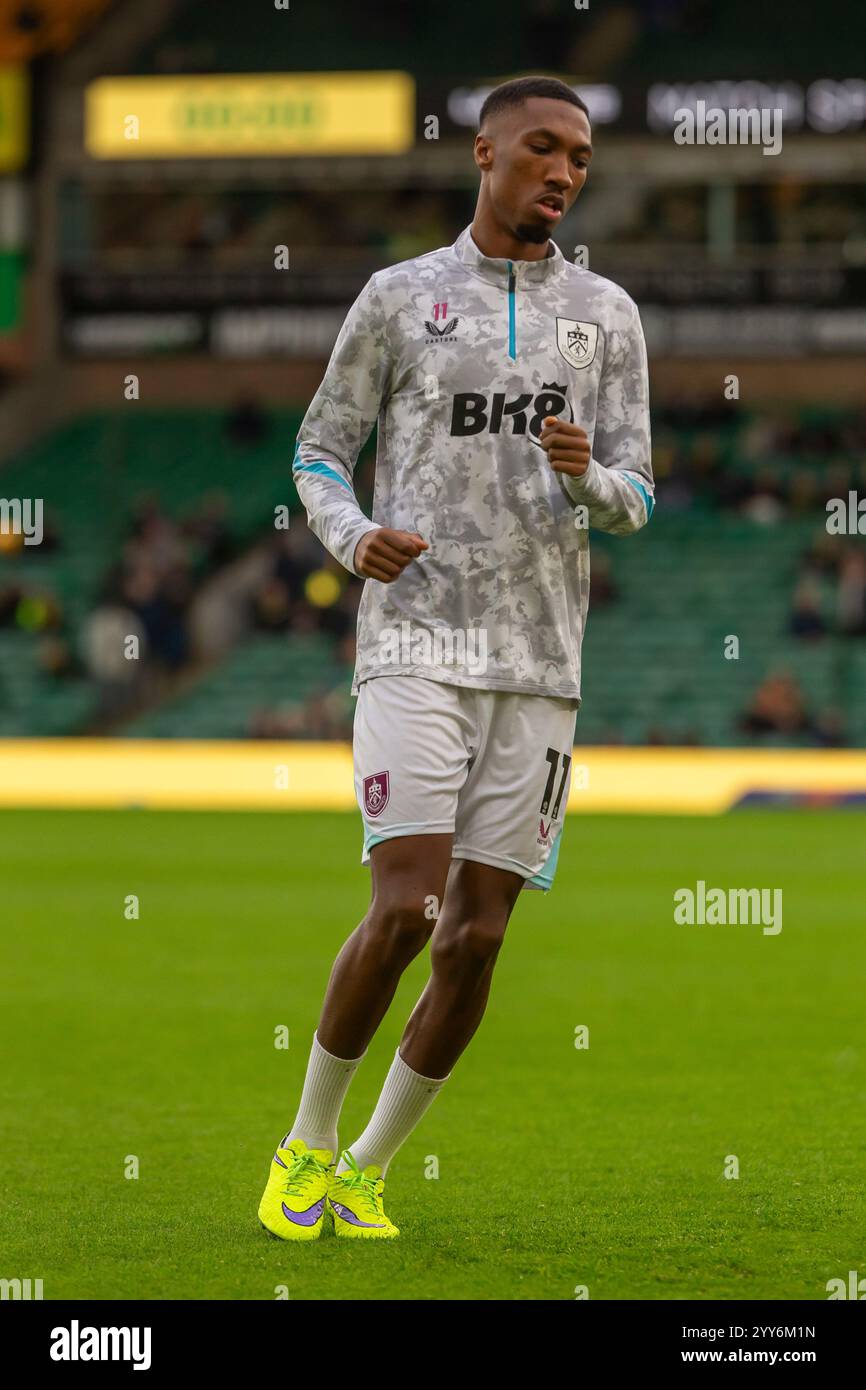 Jaidon Anthony of Burnley warms up before the Sky Bet Championship ...