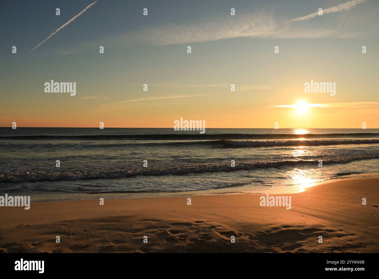 Beautiful Sunrise on the beach in winter in Arenales del Sol, Alicante ...