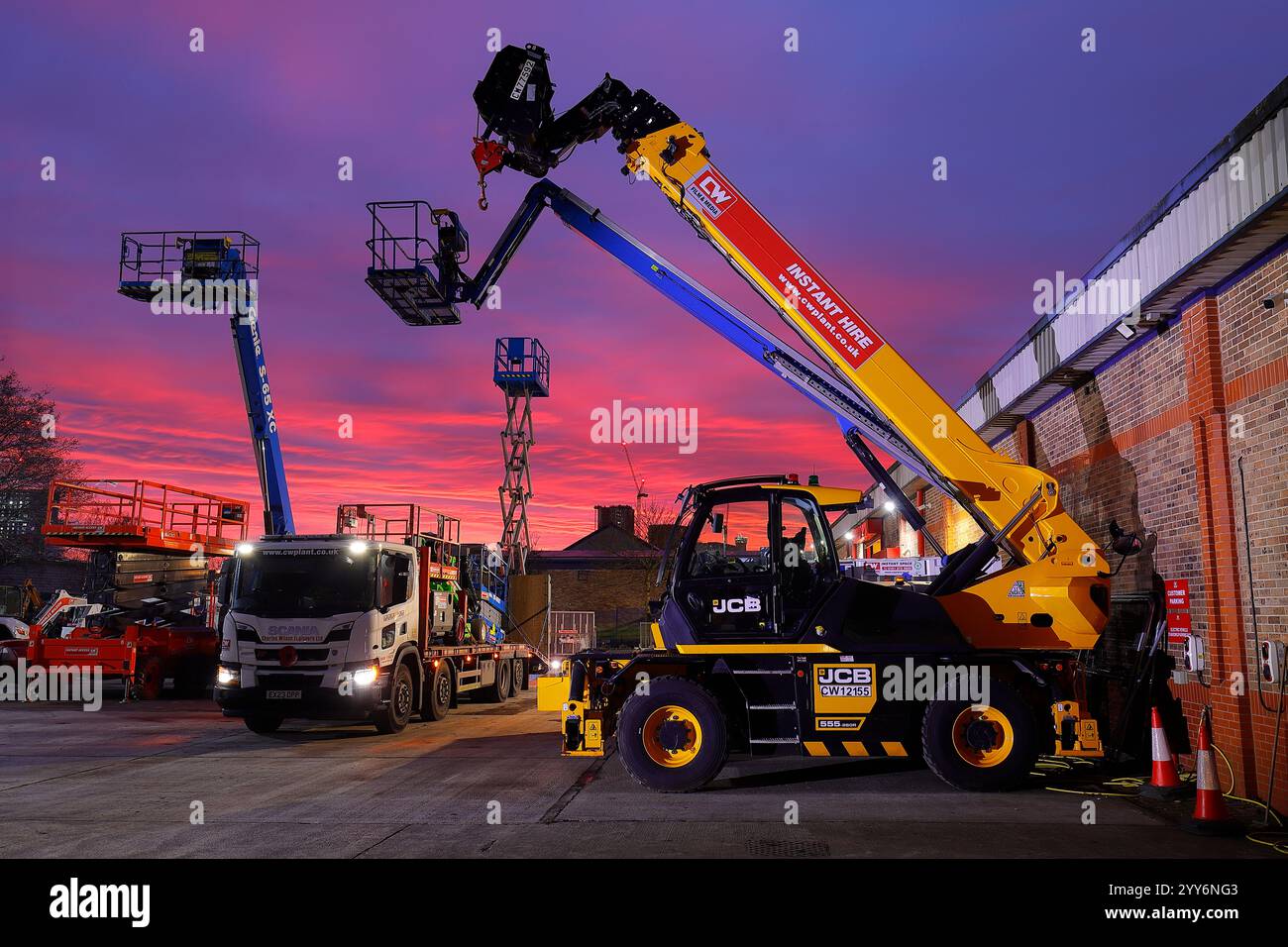 Plant hire sunrise hi-res stock photography and images - Alamy