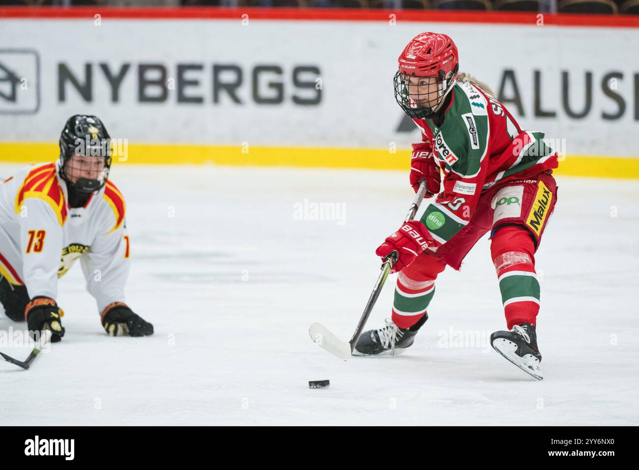 241219 Modos Wilma Sundin under ishockeymatchen i SDHL mellan Modo och Brynäs den 19 december ...