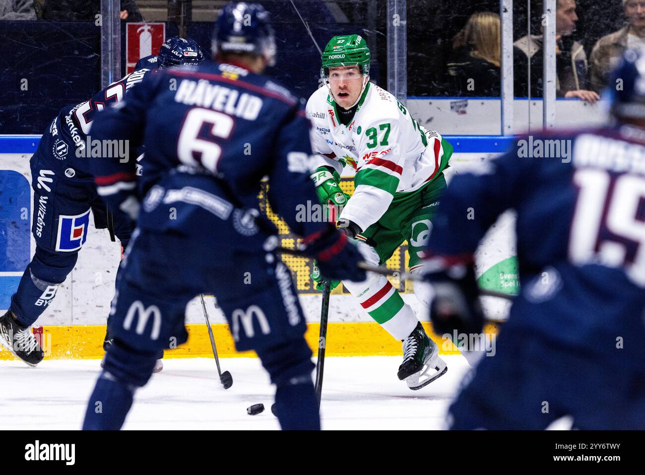 241219 Rögles Albin Sundsvik under ishockeymatchen i SHL mellan Linköping och Rögle den 19 ...