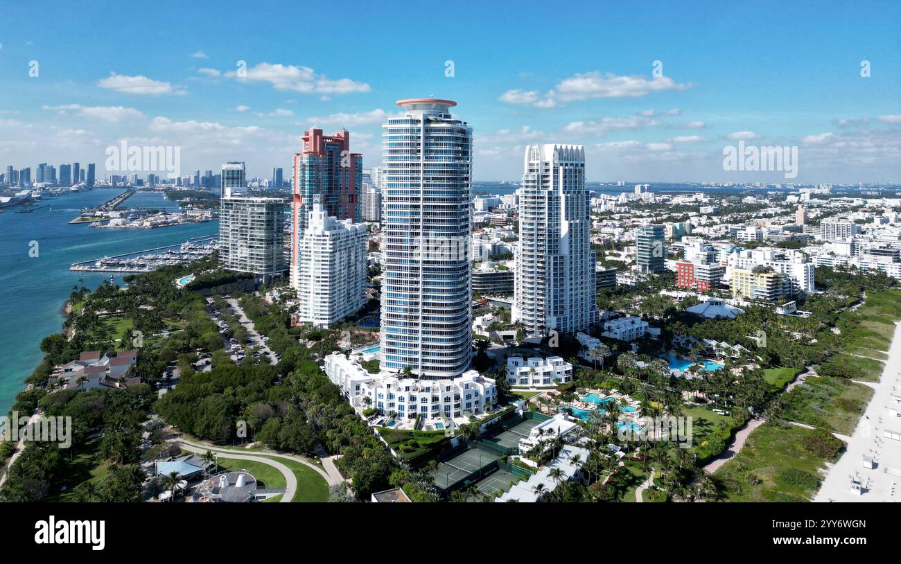 Florida panorama. Skyscraper architecture of Miami. Luxurious vacation ...