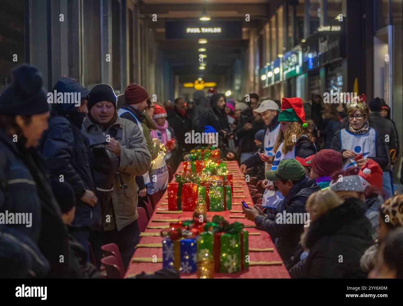Cena di Natale in galleria per i senza tetto milanesi offerta da ...