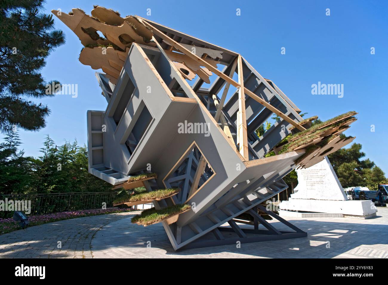 THE CLOUDY THOUGHTS, sculpture by ADAM KALINOWSKI, Istanbul, Turkey ...