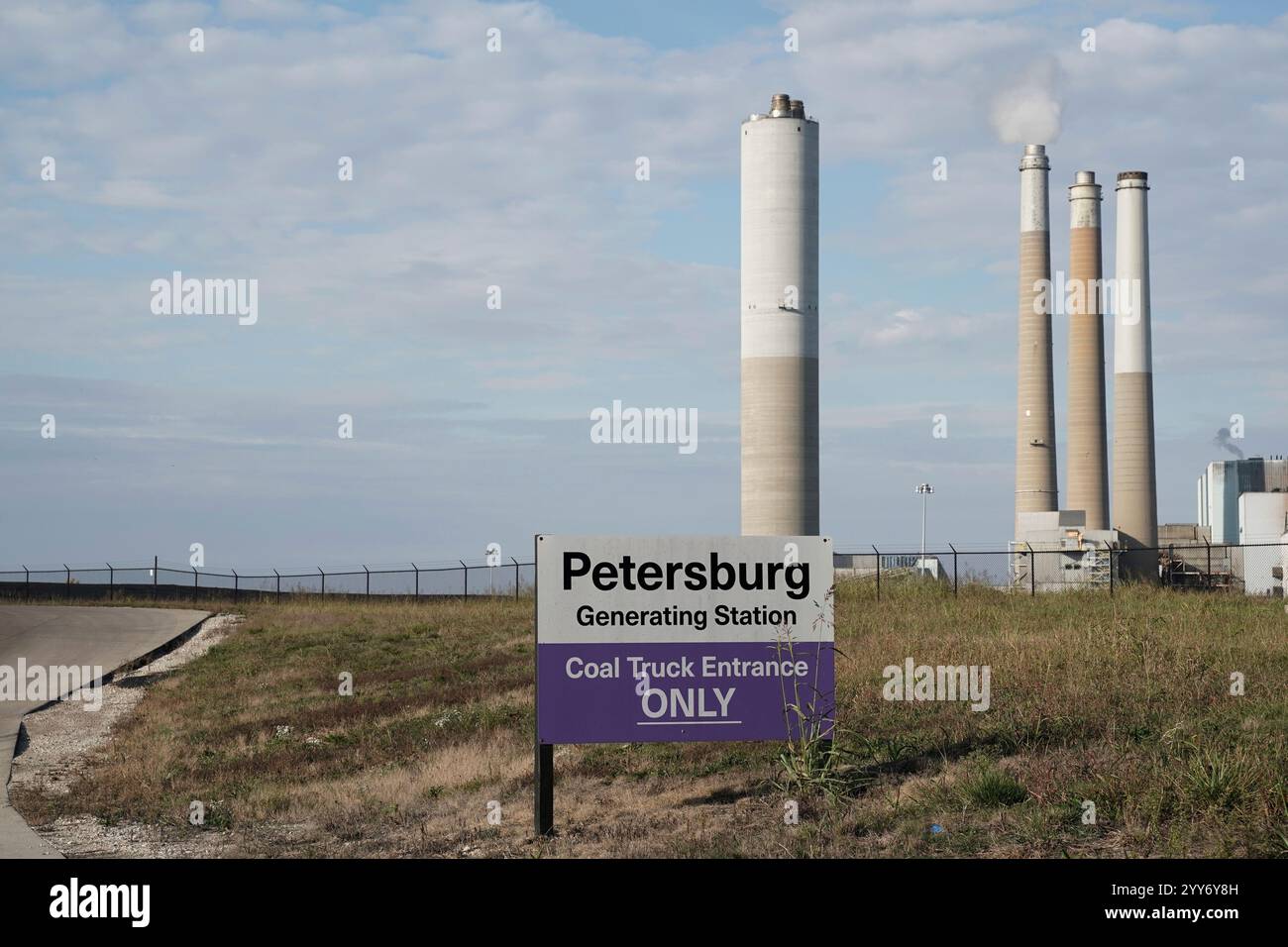 AES Indiana Petersburg Generating Station, a coal-fired power plant ...