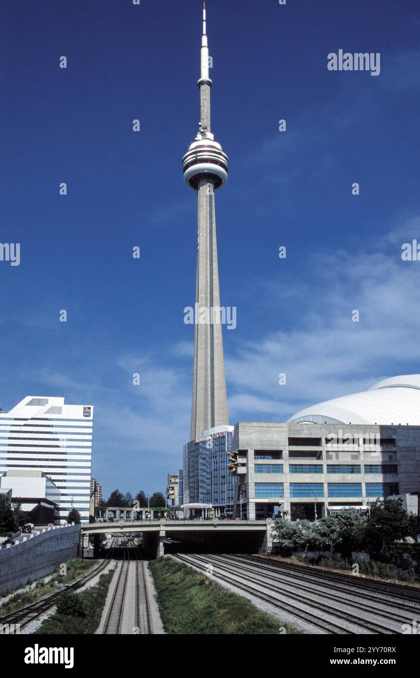 20 FEB 2005 - The iconic CN Tower seen from a railway track, Toronto, Canada Stock Photo - Alamy