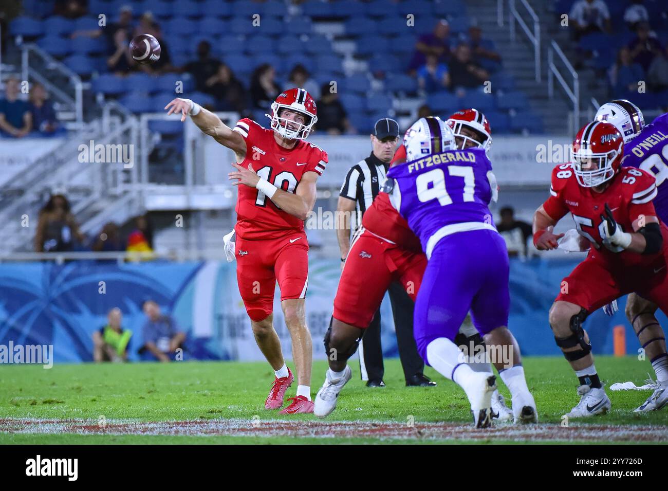 Boca Raton, USA. 18th Dec, 2024. Western Kentucky Hilltoppers ...