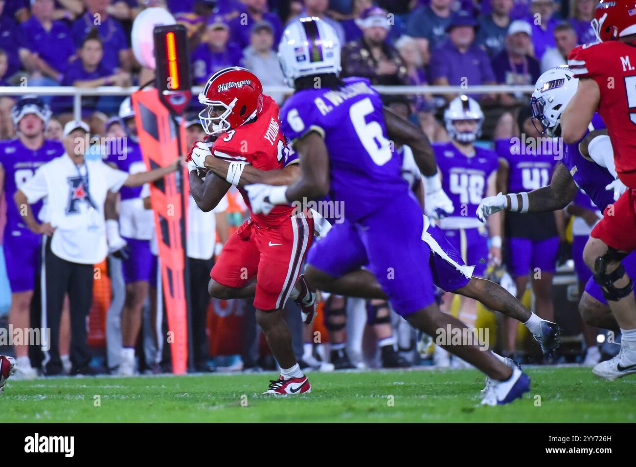 Boca Raton, USA. 18th Dec, 2024. Western Kentucky Hilltoppers running ...