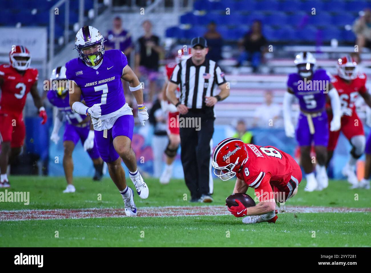Boca Raton, USA. 18th Dec, 2024. Western Kentucky Hilltoppers wide ...