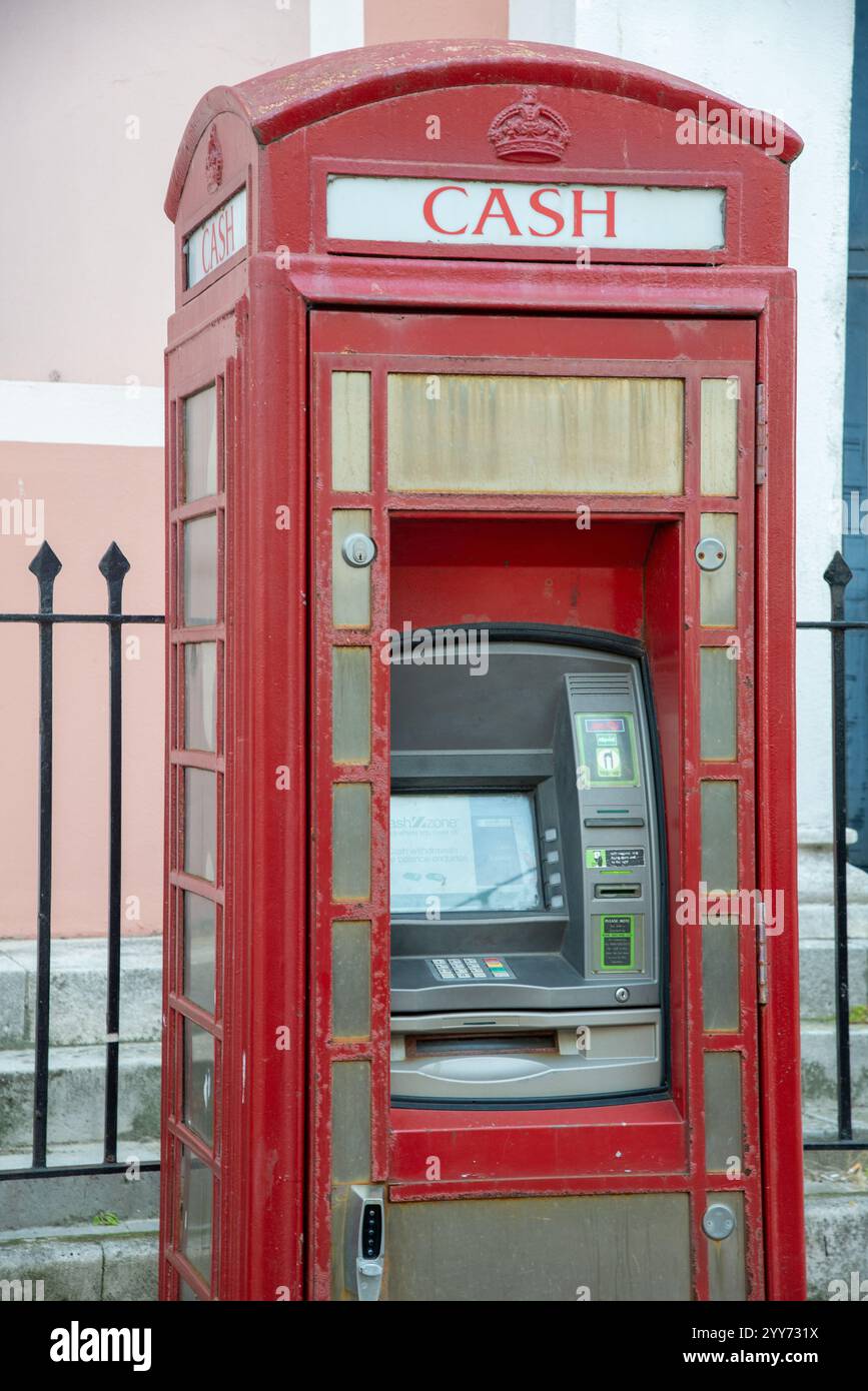 Classic telephone booth hi-res stock photography and images - Alamy