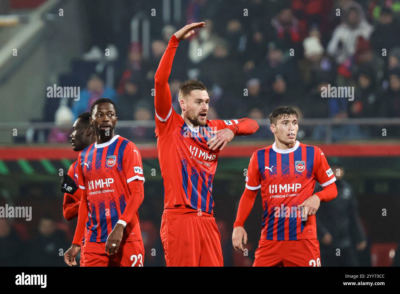 Heidenheim, Deutschland. 19th Dec, 2024. Patrick Mainka (1.FC ...